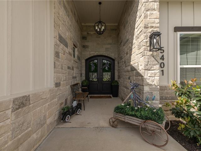 5401 Legend Oaks Court