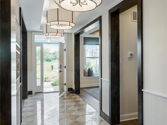 5401 Red Oak Drive