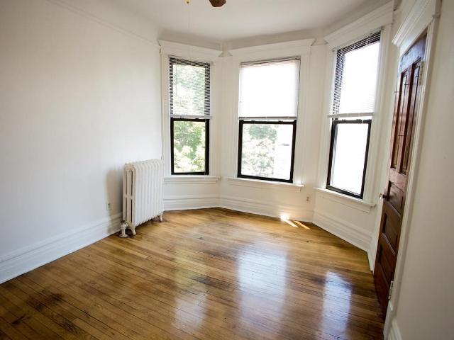 5401 5403 S. Woodlawn Avenue 4 Bedroom Apartment for Rent at 5401 S Woodlawn Ave, Chicago, IL 60615 Hyde Park