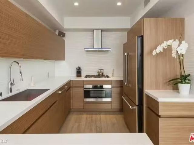 54024583 1040 N Spaulding Ave #3
