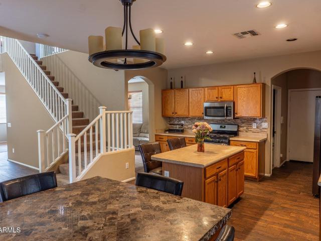 5402 n rattler way