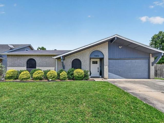 5402 Duchess Ct, Lake Dallas, TX 75065