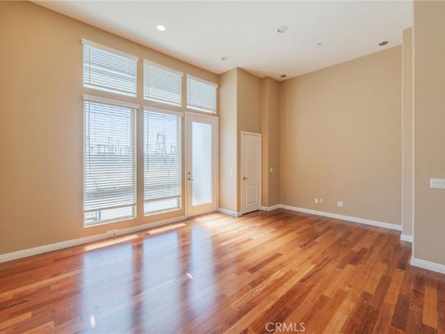 5402 W 149th 16