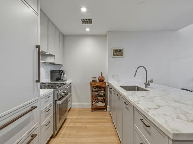 540 6th Avenue 4A