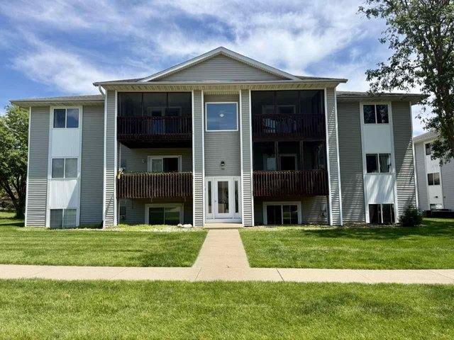 540 Augusta Cir Apt 9, North Liberty, IA 52317