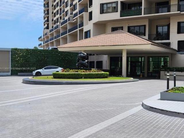 540 Brickell Key Dr #1719, Miami, FL 33131