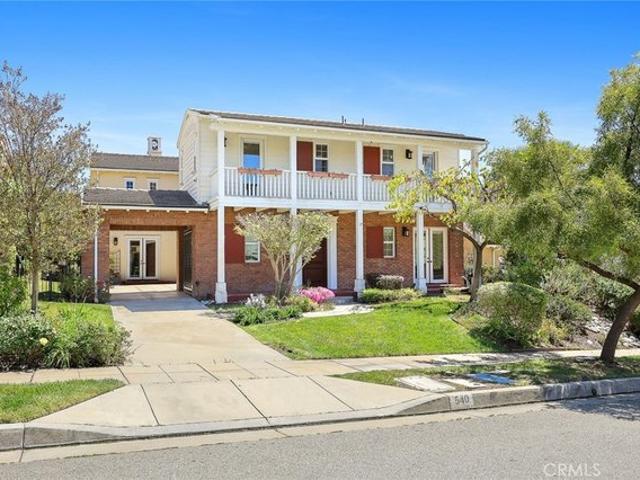 540 E Viewcrest Dr, Azusa, CA 91702