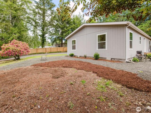 540 E Lakeshore Drive E