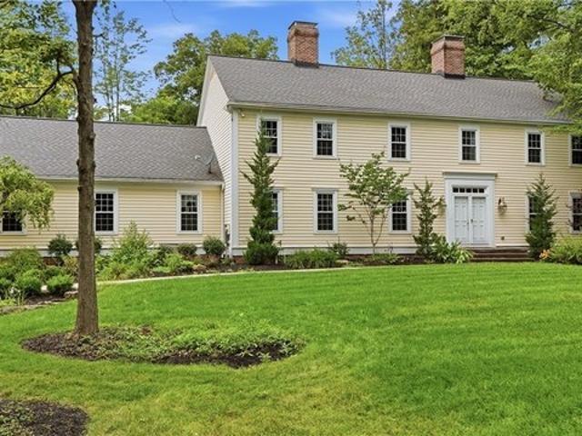 540 Fox Run Trl, Aurora, OH 44202