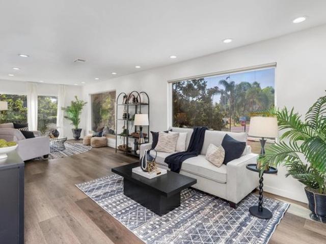540 Hawthorn St Apt 1A, San Diego, CA 92101