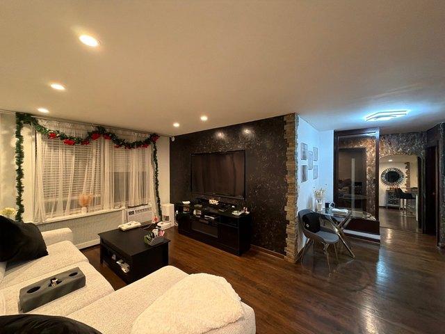 540 Ocean Pkwy Apt 6D, Brooklyn, NY 11218