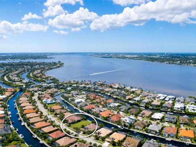 540 Mast Dr, Bradenton, FL 34208 | MLS #TB8503