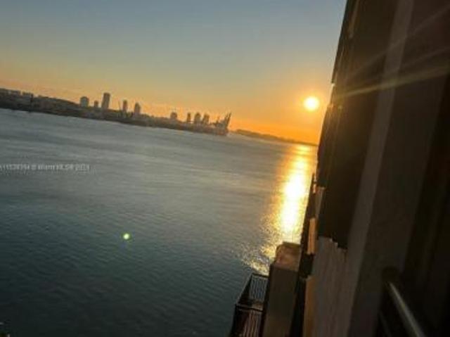 540 NE Brickell Key Dr #1624, Miami, FL 33131