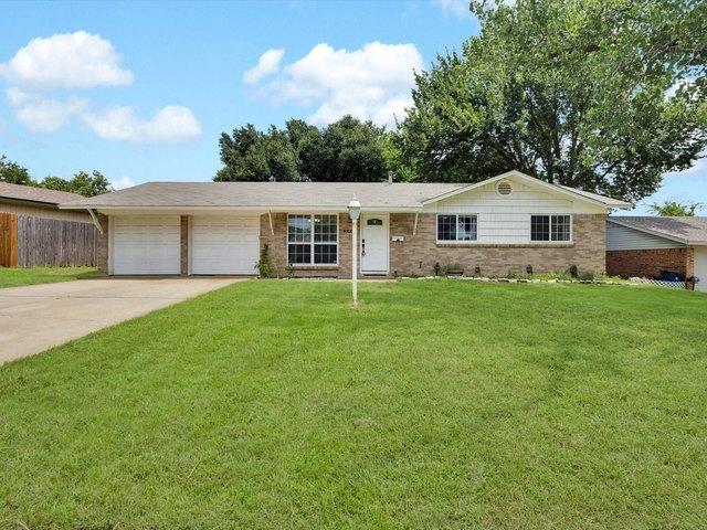 540 NW Mound St, Burleson, TX 76028