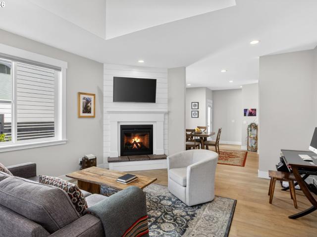 540 Seaview DR