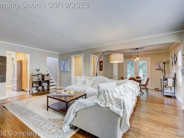 540 W Breckenridge Street