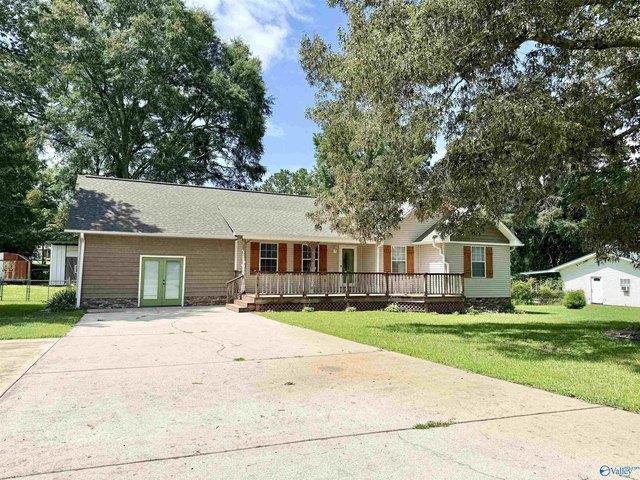 5415 Leigh Ave, Hokes Bluff, AL 35903