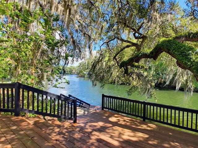 5415 Riverside Dr, Yankeetown, FL 34498