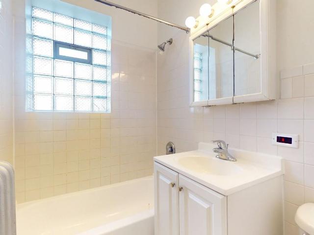 5415 S. Woodlawn Avenue 1 Bedroom Apartment for Rent at 5415 S Woodlawn Ave, Chicago, IL 60615 Hyde Park