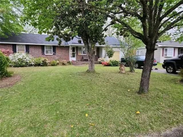5415 SILVER PINE CT, FAYETTEVILLE, NC 28303 Single Family Resi.