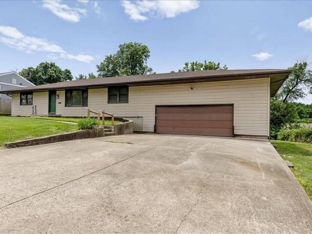 5416 Agnes Ave, Kansas City, MO 64130