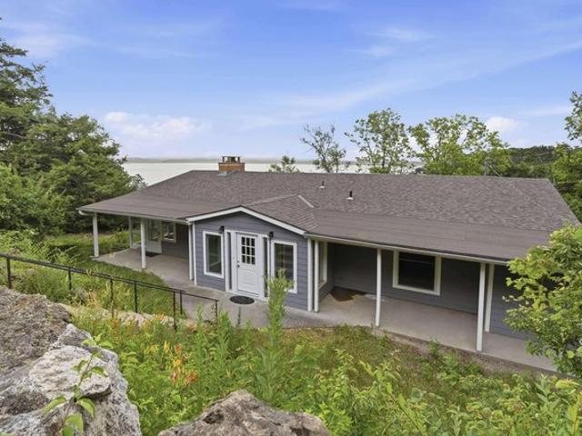 5416 Cliffside Dr, Manhattan, KS 66503