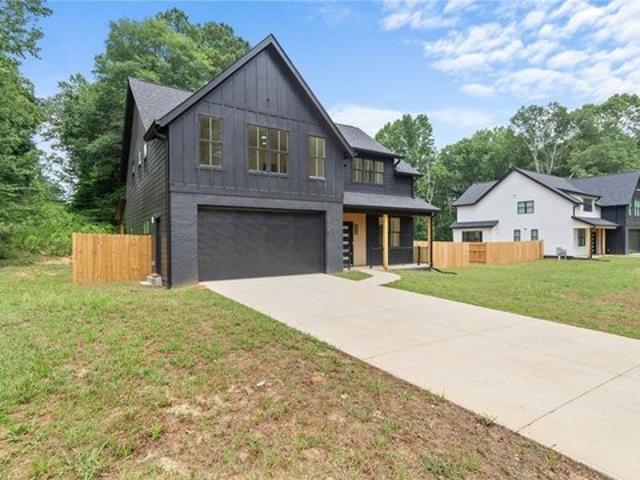 5416 Summerfield Dr E, Tuscaloosa, AL 35404