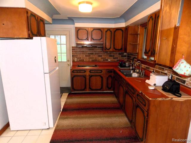 5416 SANDY Lane