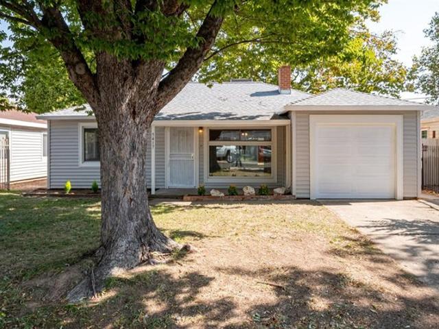 5417 Bradford Dr, Sacramento, CA 95820