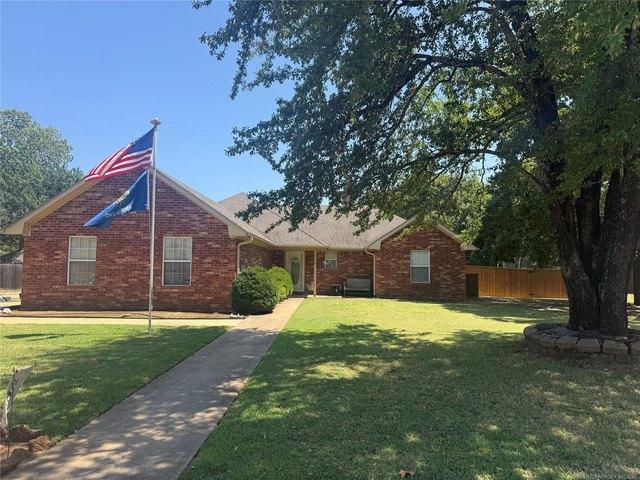 5418 Roadrunner, Durant, OK 74701