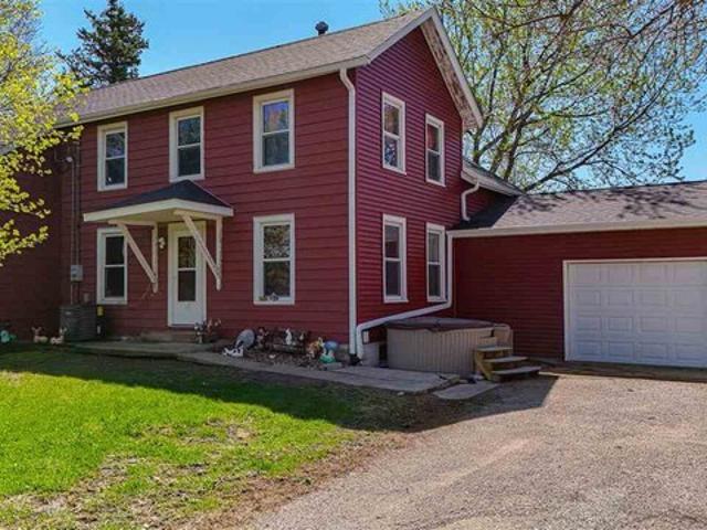 5419 th St SE, Iowa City, IA 52240