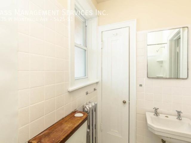 5419 27 W Montrose 2 Bedroom Apartment for Rent at 5419 W Montrose Ave, Chicago, IL 60641 Portage Park