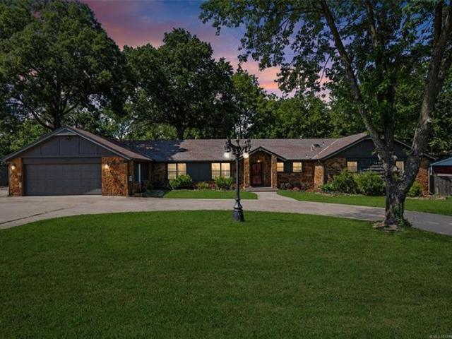 5410 Nowata Rd, Bartlesville, OK 74006