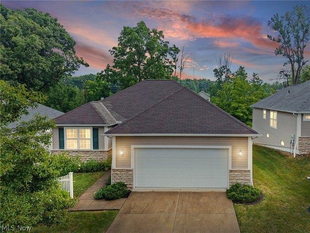 5410 Peachtree Ln N, Parma, OH 44134
