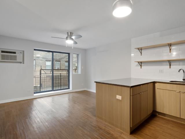5411 N Winthrop Ave, Unit 513, Chicago, IL 60640 | Compass