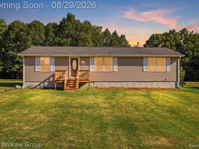 5411 Hess Rd, Dryden, MI 48428