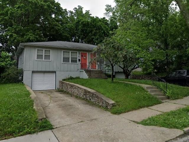 5411 Tracy Ave, Kansas City, MO 64110