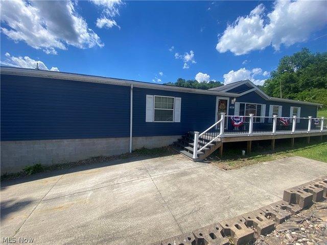 54121 Ash Aly, Neffs, OH 43940