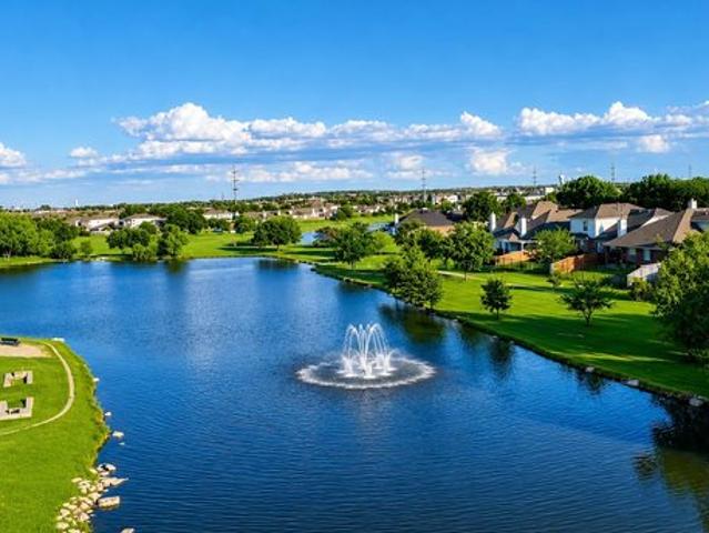 5412 Pecan Creek Cir, Fort Worth, TX 76244