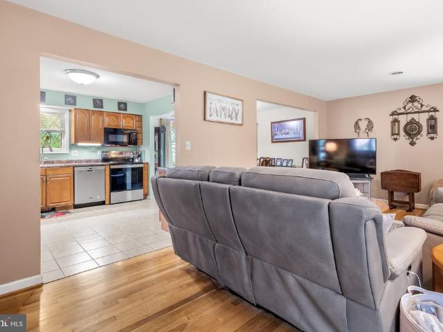 5412 Ridge Road