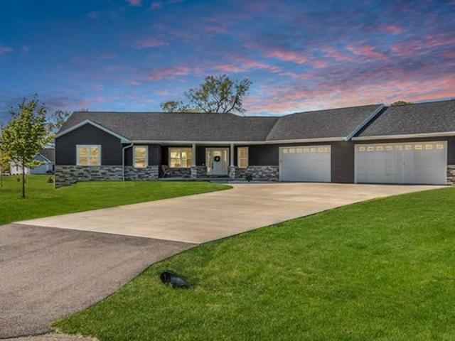 5412 Wildwood Ct, Winneconne, WI 54986