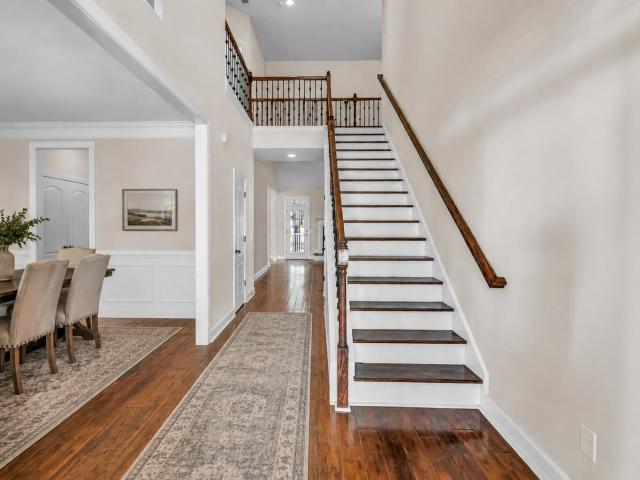 5413 Clairmont Lane