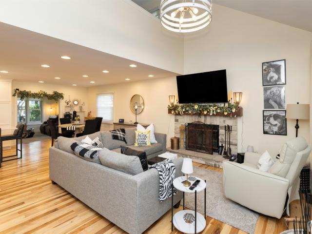 5413 Woodland Avenue
