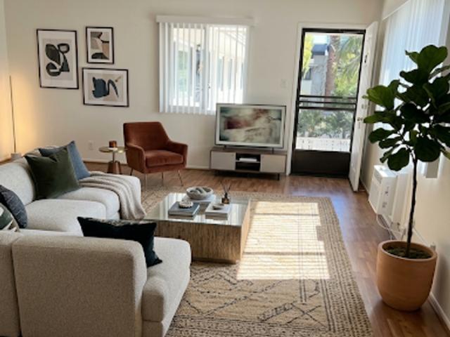 #541 2 Bedroom Apartment for Rent at 217 S Jackson St, Glendale, CA 91205 City Center