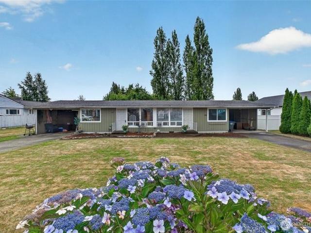 541 545 D St, Blaine, WA 98230
