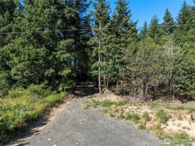 541 Centralia Alpha Rd, Chehalis, WA 98532