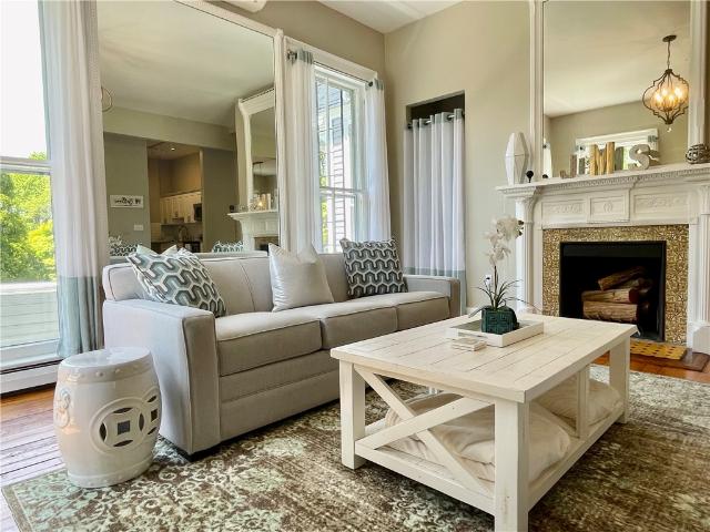 541 Bellevue Avenue 4