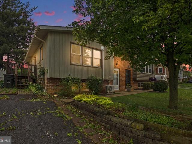 541 Golden Street