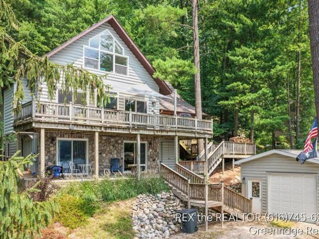 541 E Sawyer Blvd, Newaygo, MI 49337