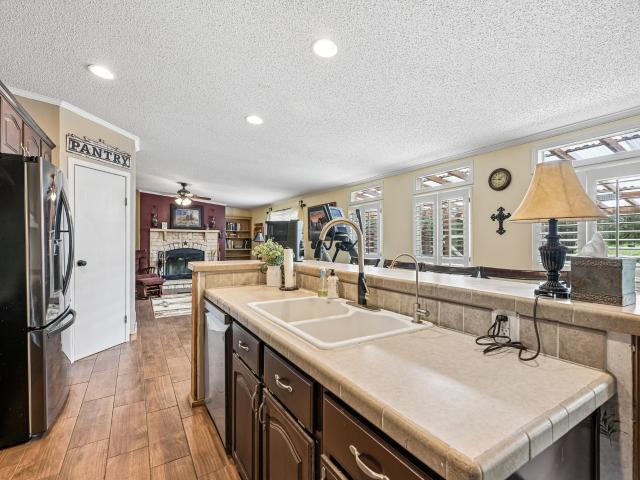 541 Hidden Oaks Dr, Elgin, TX 78621 | MLS #5084